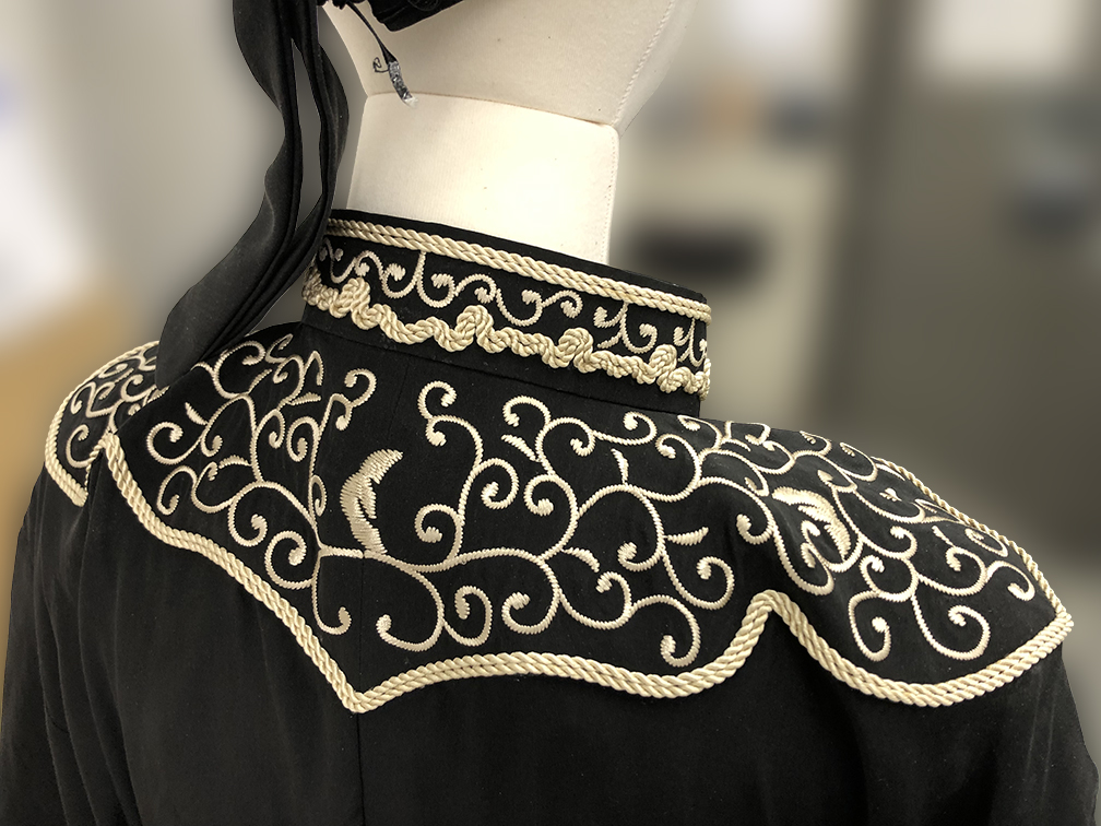 明治大学 弁護士法服のレプリカ製作 - 株式会社 トリアド工房 - 文化財のレプリカ製作、保存・修復、模型製作